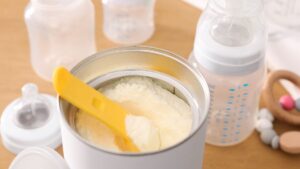 Caso de contaminação em fórmulas infantis atinge Nestlé e Danone - Sou ...